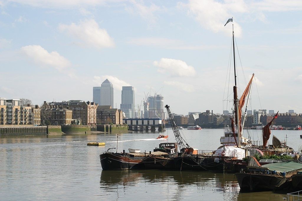 Canon EOS D60 specs and prices. Canon EOS D60 comparison with rivals.