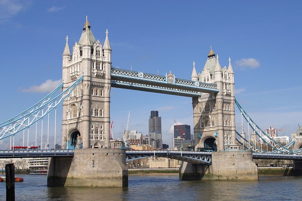 Canon EOS D60 specs and prices. Canon EOS D60 comparison with rivals.