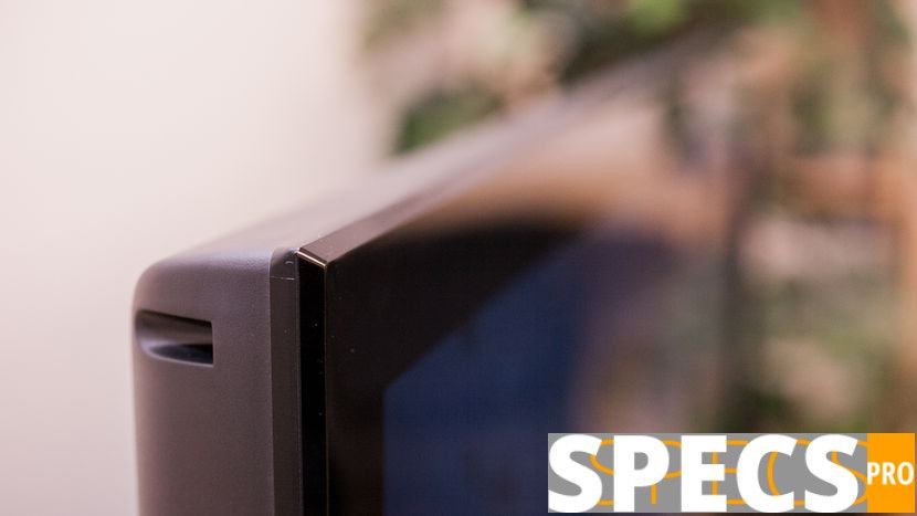 LG 32CS560 specs and prices, comparison with rivals.