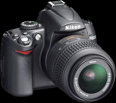 Nikon D5000 specs and prices. Nikon D5000 comparison with rivals.