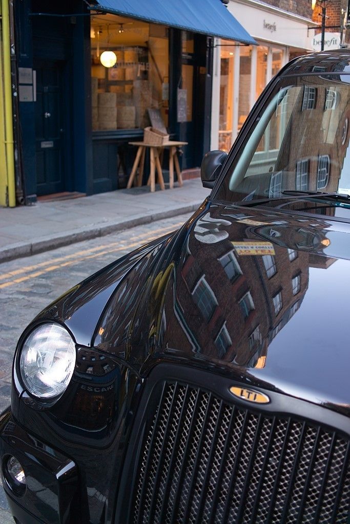 Sigma DP2 specs and prices. Sigma DP2 comparison with rivals.